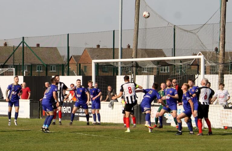 Brigg Town FC CIC - The Zebras