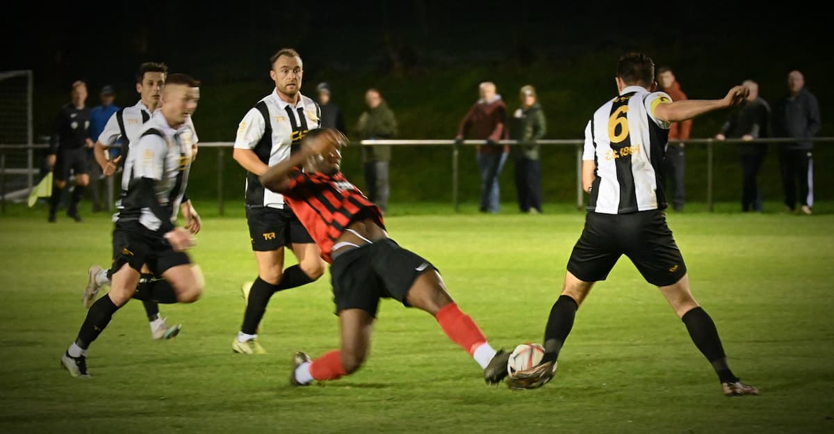 Dronfield Town 3-3 Brigg Town FC CIC - Brigg Town Football Club CIC ...